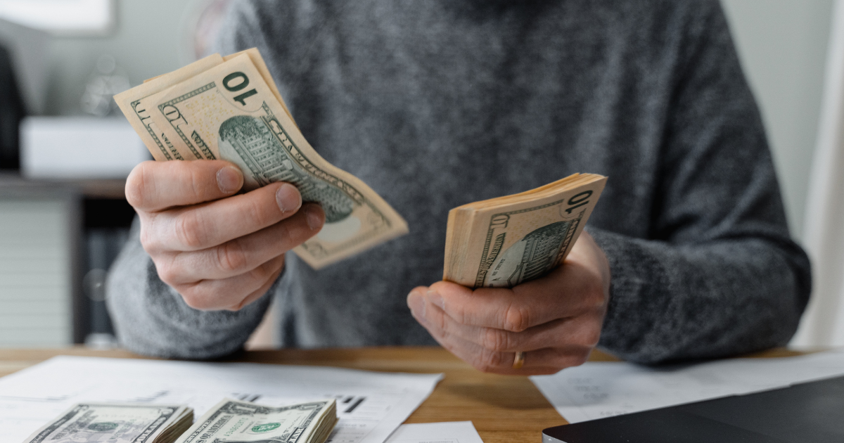 Comment reconnaitre les faux dollars : guide complet - Achat Dollar